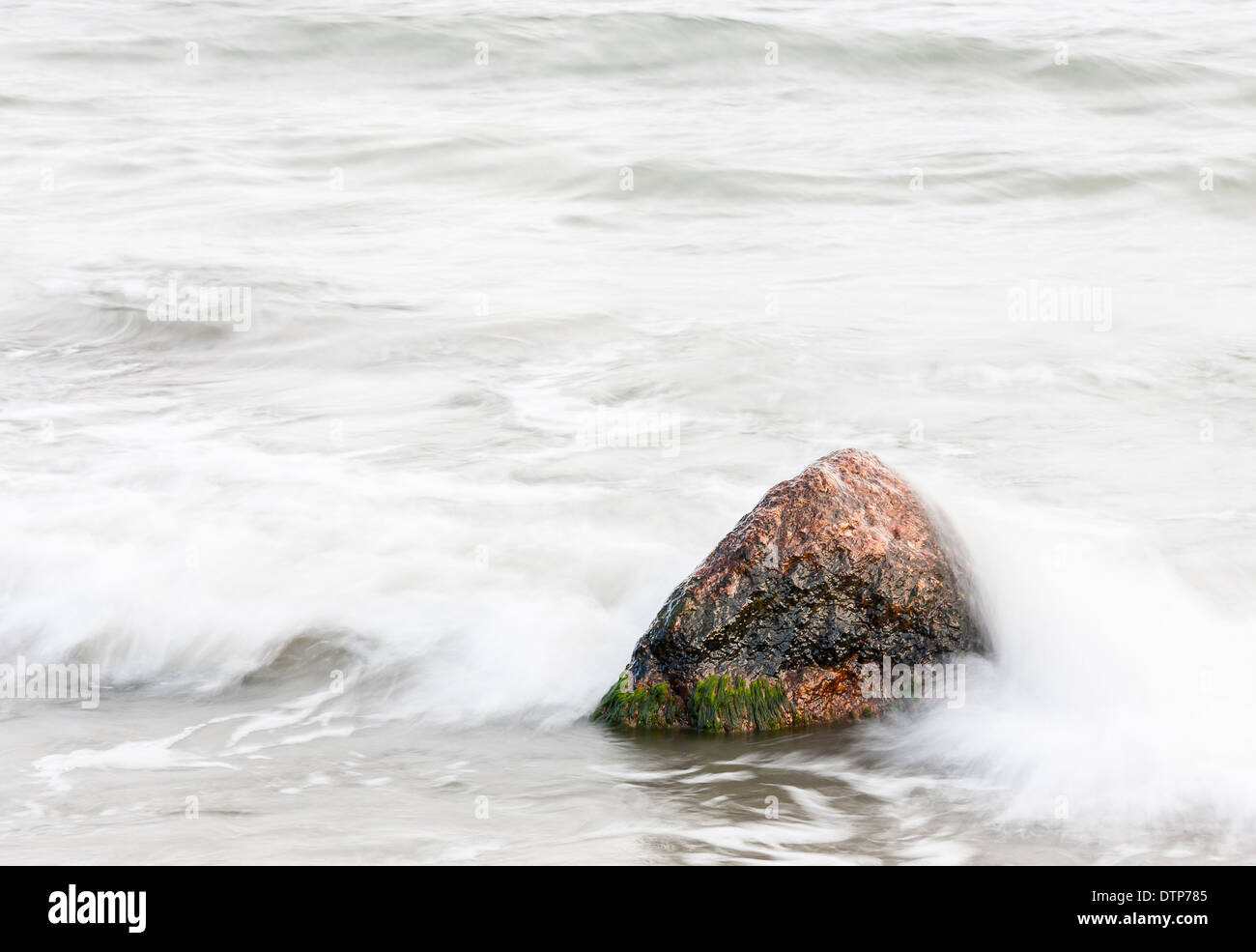 Wave and stone hi-res stock photography and images - Alamy