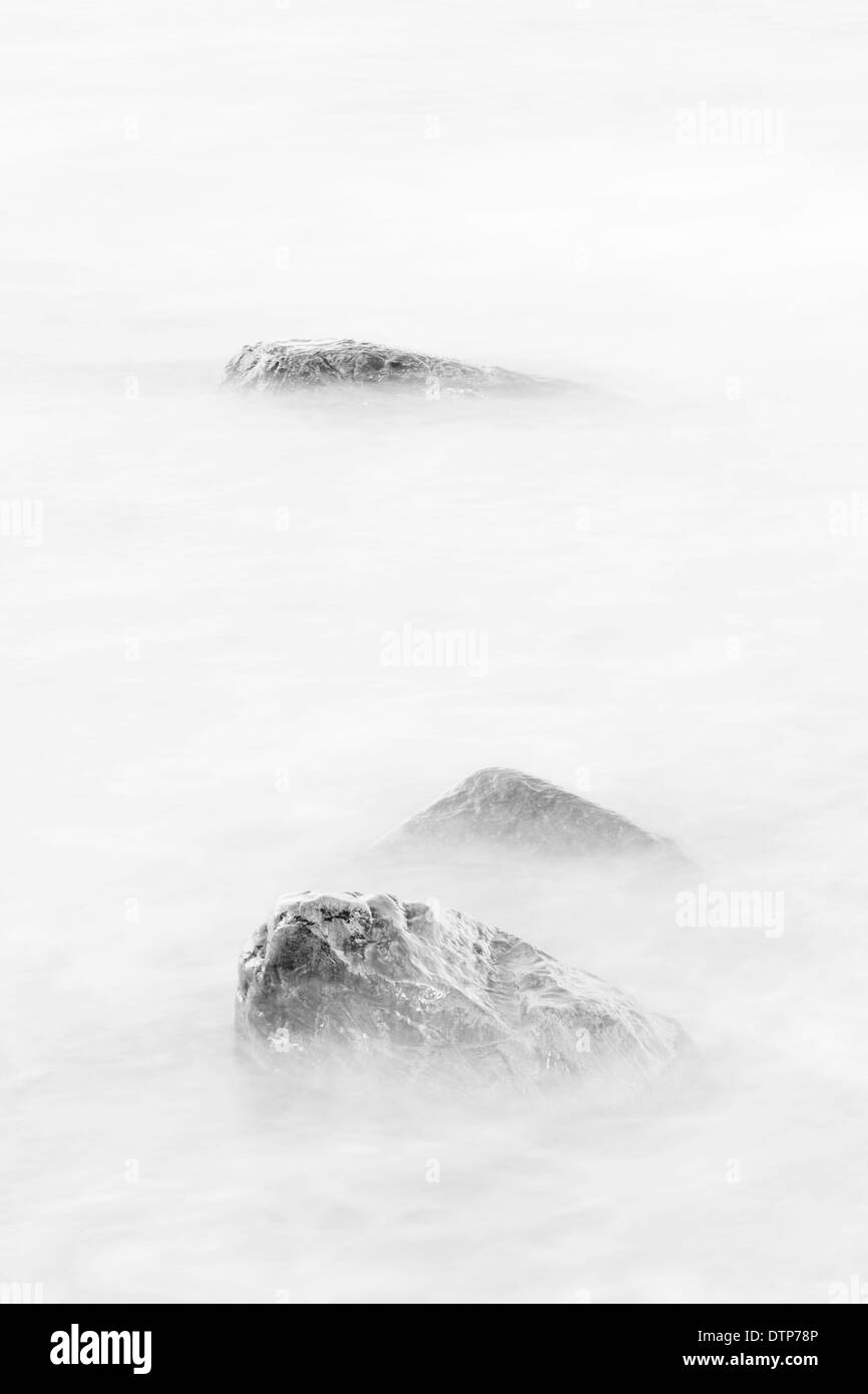 Rock water ocean hi-res stock photography and images - Alamy