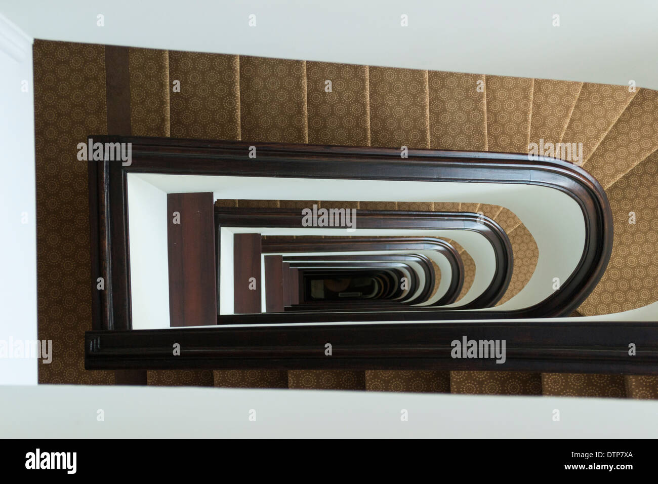 Stairs going down hi-res stock photography and images - Alamy