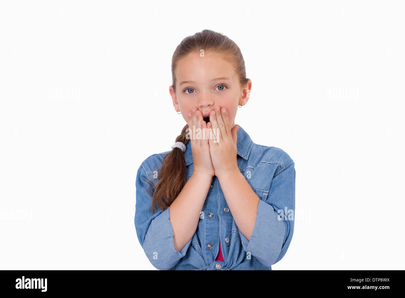 Girl looking afraid hi-res stock photography and images - Alamy