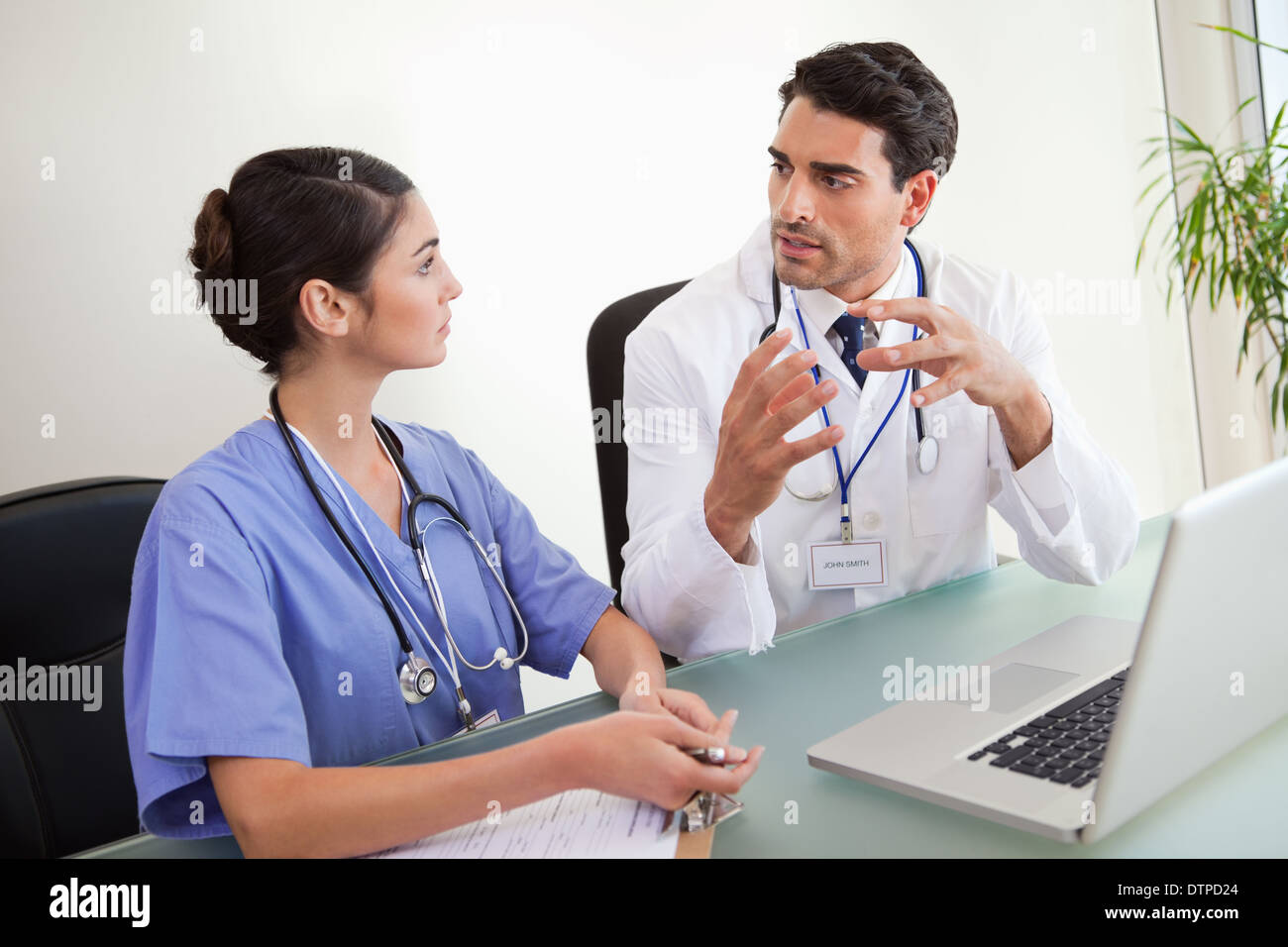 Young team doctors general hi-res stock photography and images - Alamy