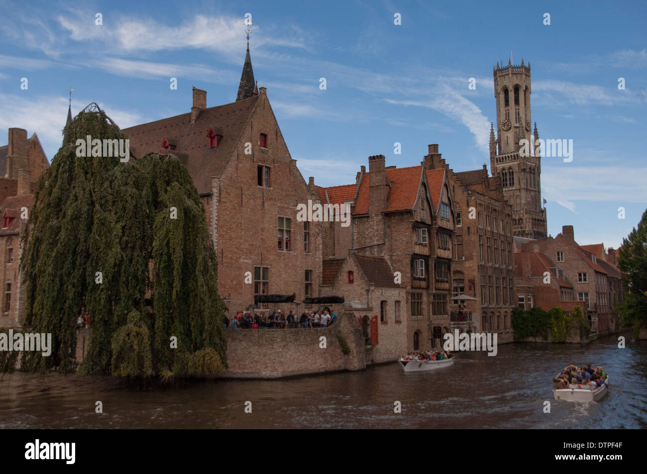 Bruge canal boat hi-res stock photography and images - Alamy