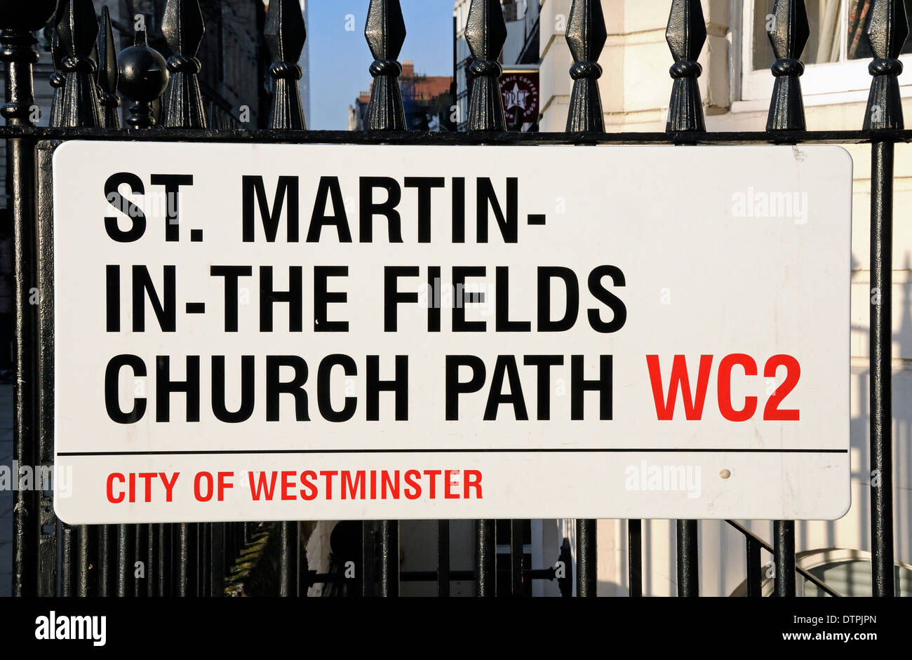 Path in the fields hi-res stock photography and images - Alamy