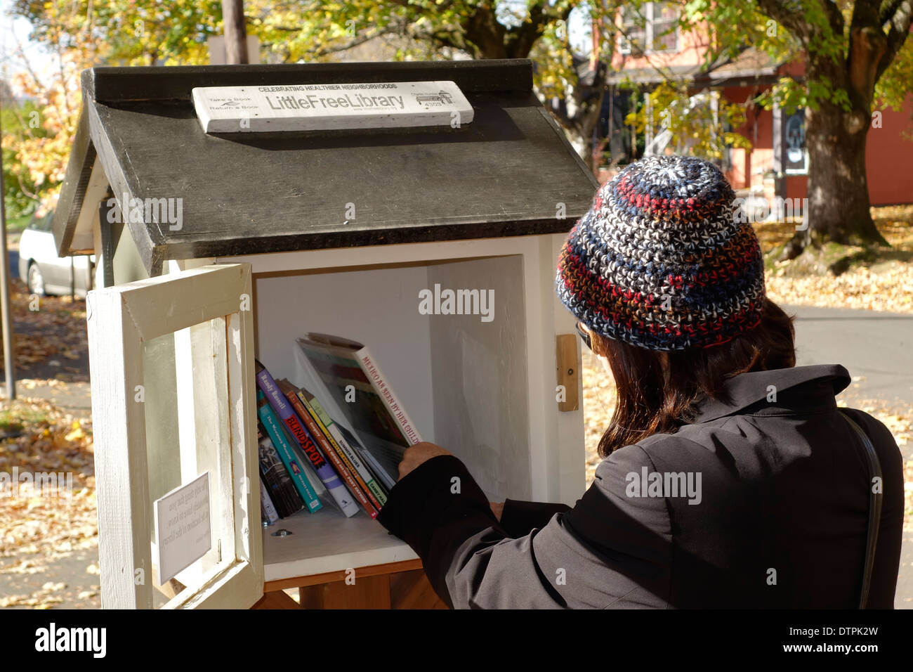Little free library box hi-res stock photography and images - Alamy