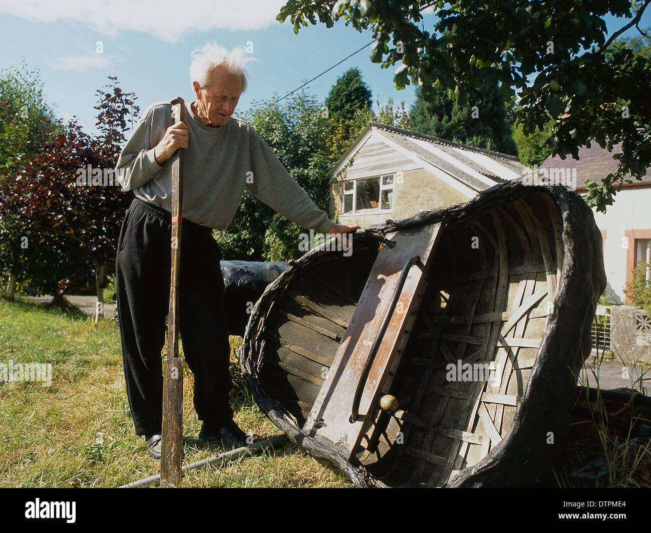 Welsh coracle hi-res stock photography and images - Alamy