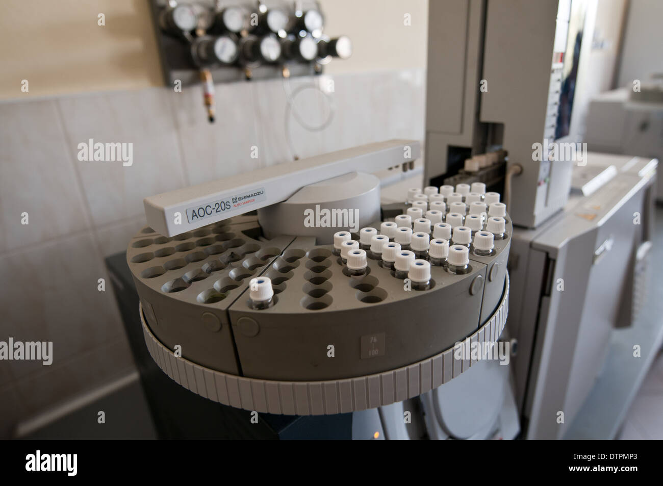 Forensic laboratory hi-res stock photography and images - Alamy