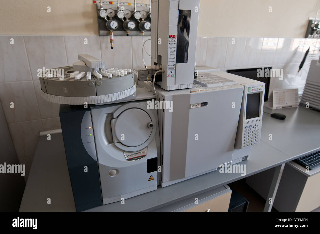 Forensic laboratory hi-res stock photography and images - Alamy