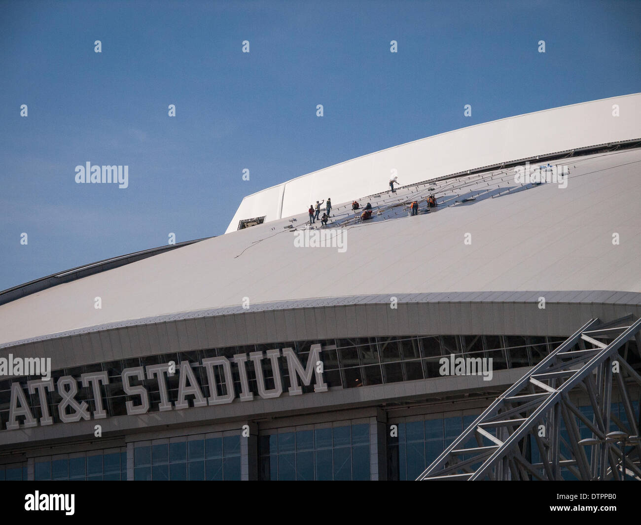 World's largest indoor stadium, the AT&T Stadium in Dallas suburb of ...