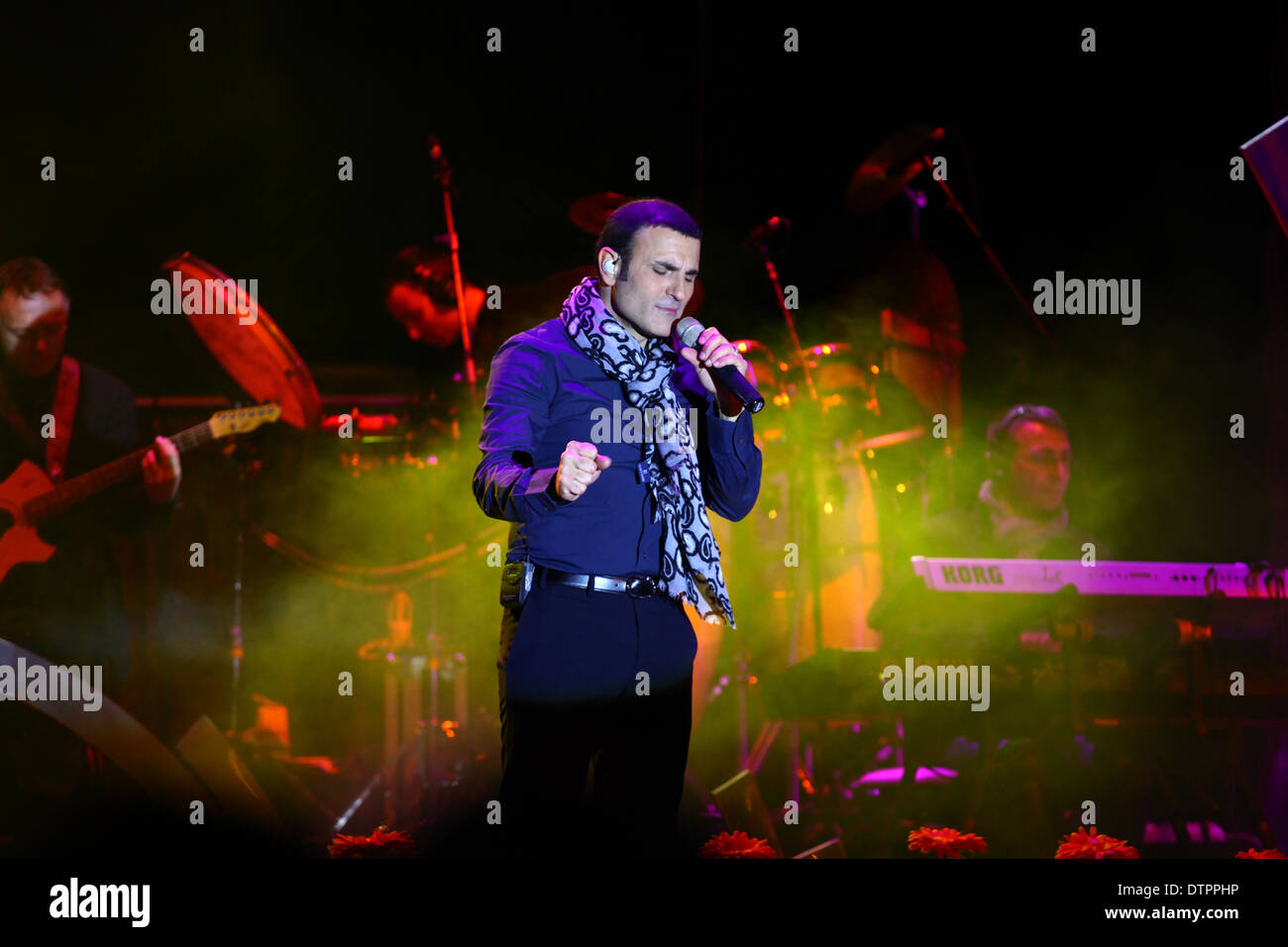 Neapolitan italian singer hi-res stock photography and images - Alamy