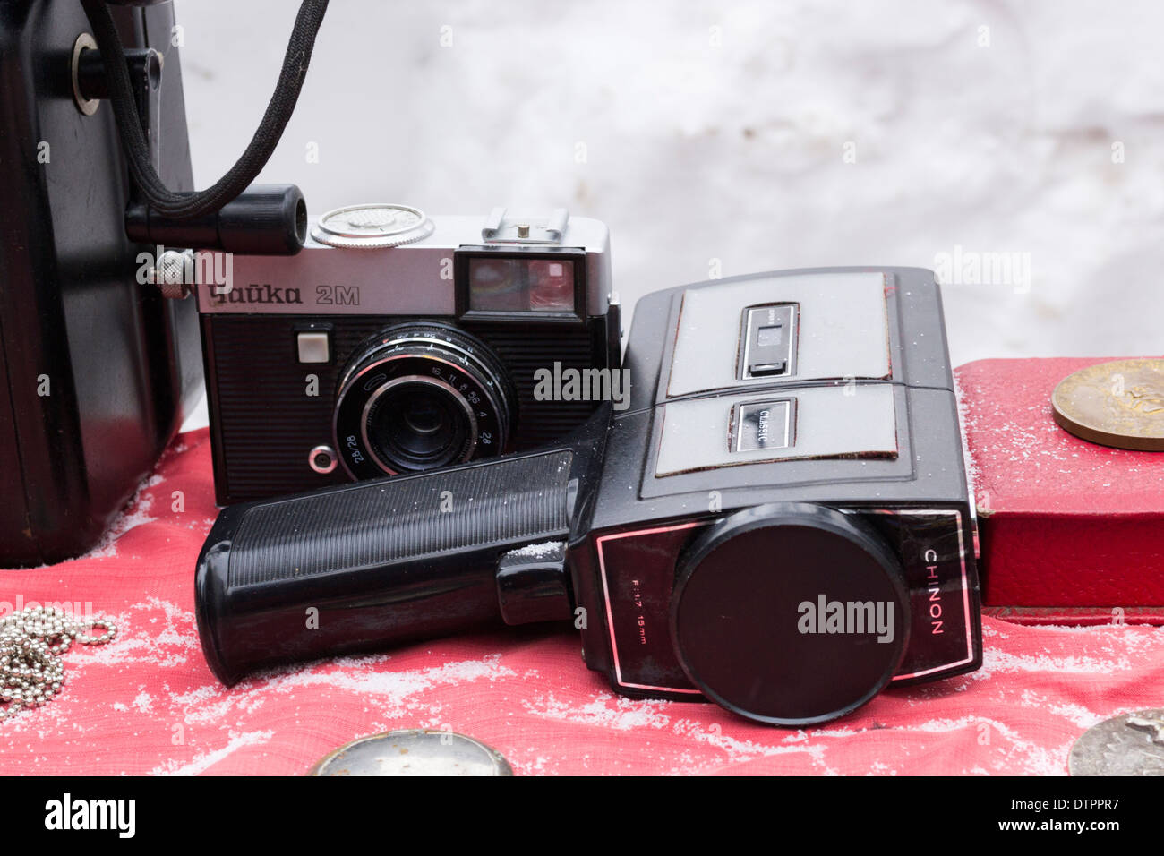 Old camera sale hi-res stock photography and images - Alamy
