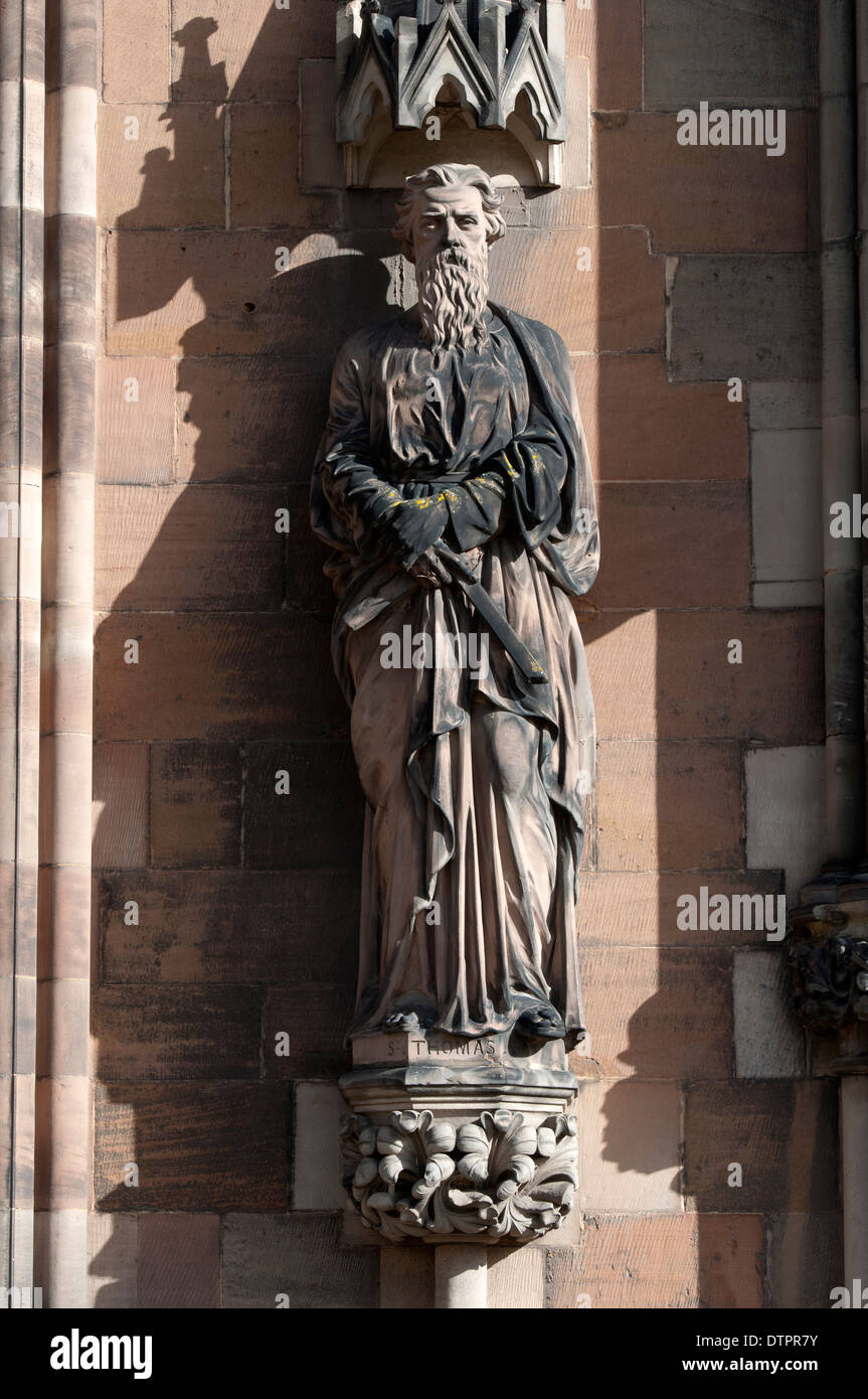 Saint Thomas statue on the exterior of Lichfield Cathedral ...