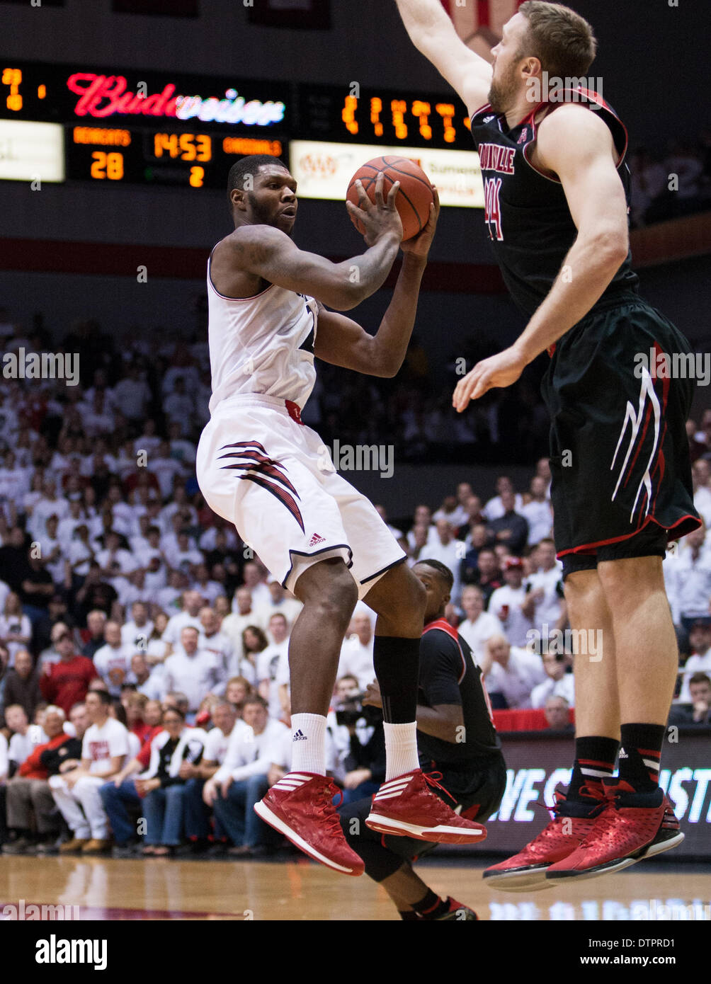 Cincinnati, OH, USA. 22nd Feb, 2014. Cincinnati Bearcats forward Titus ...