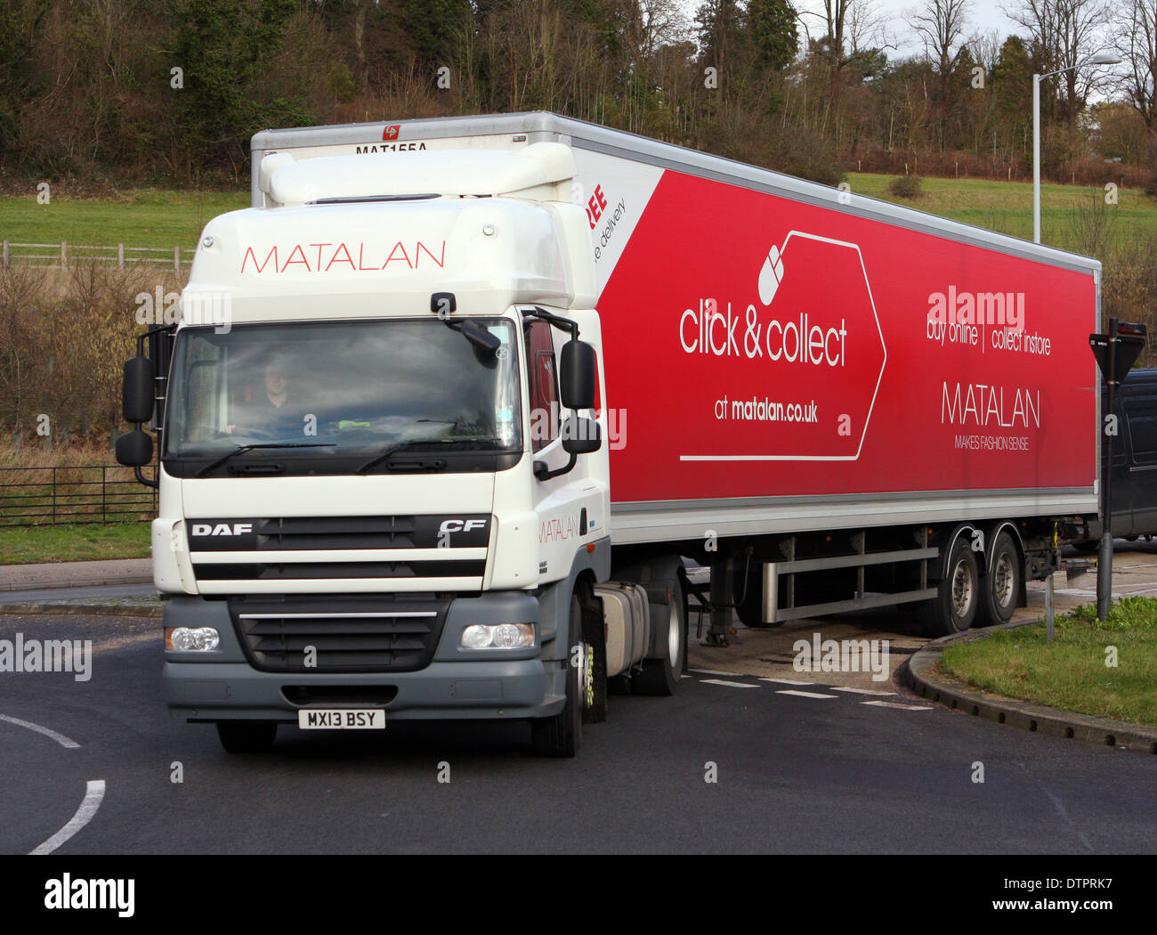 Uk hgv articulated trailers hi-res stock photography and images - Alamy