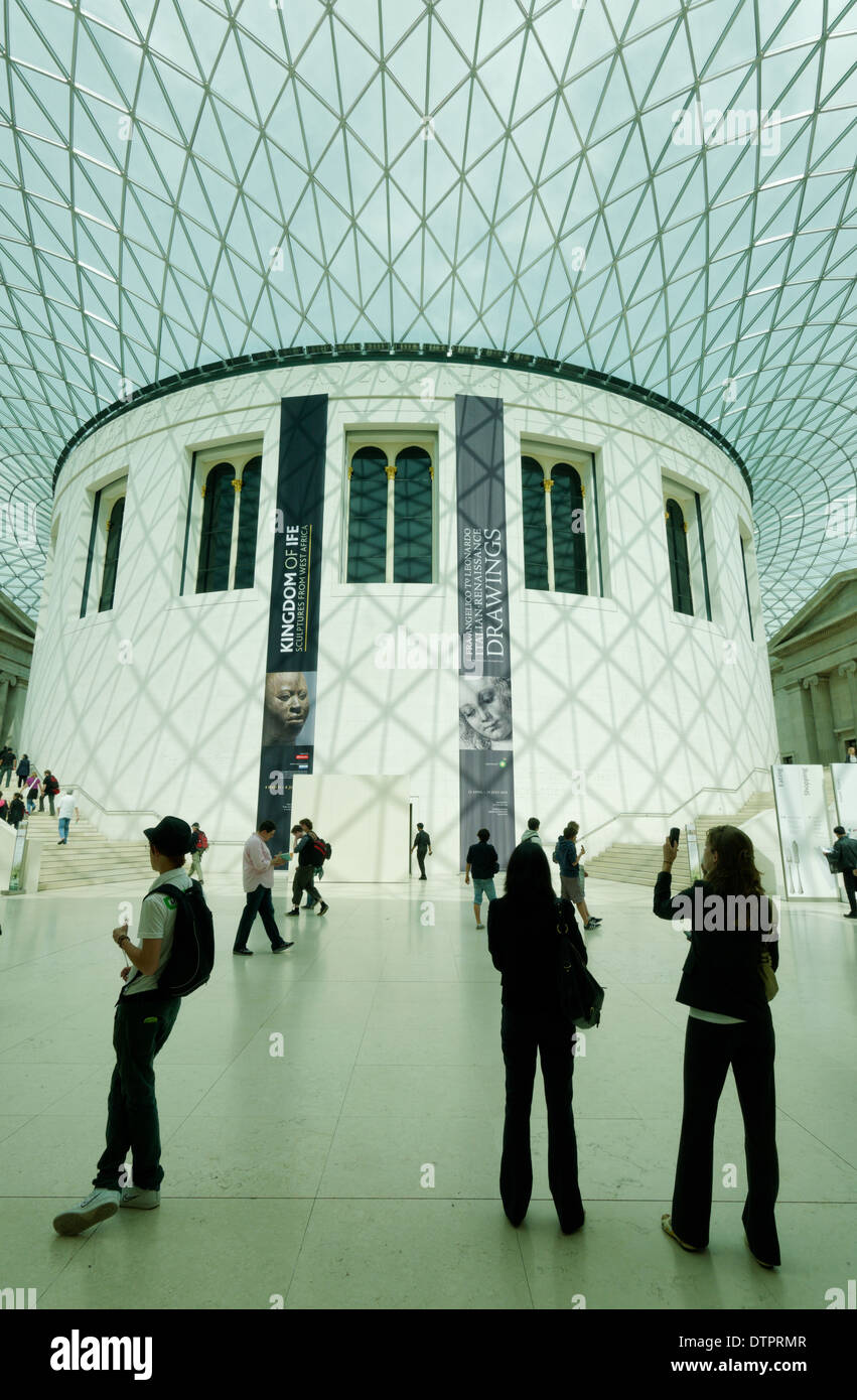 Atrium in the british museum hi-res stock photography and images - Alamy