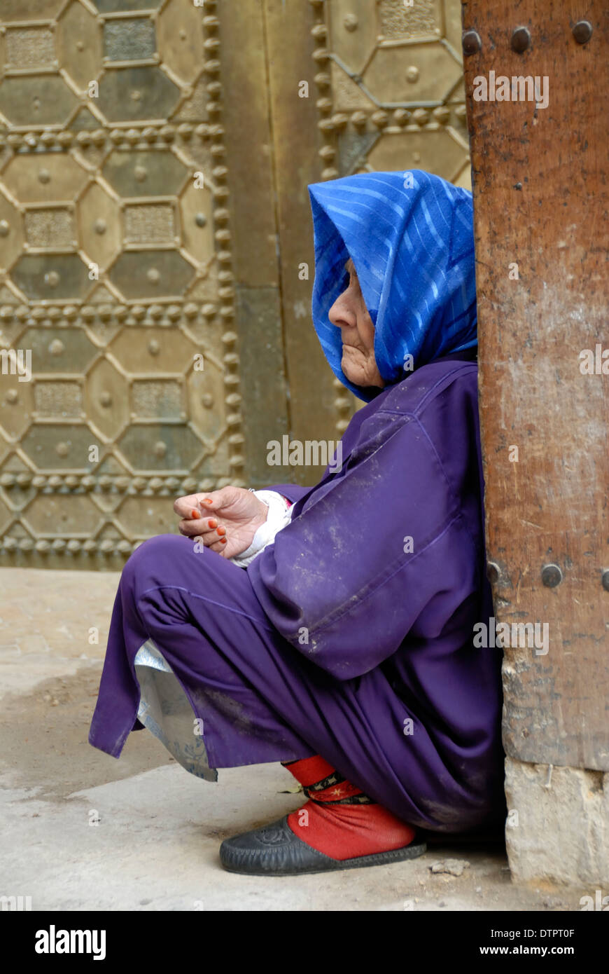 Indigent woman hi-res stock photography and images - Alamy