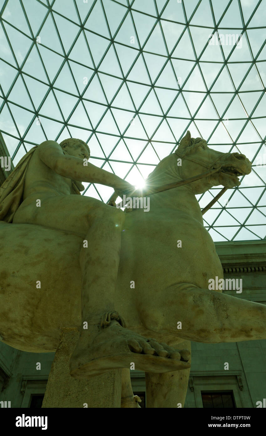 Statue in british museum hi-res stock photography and images - Alamy