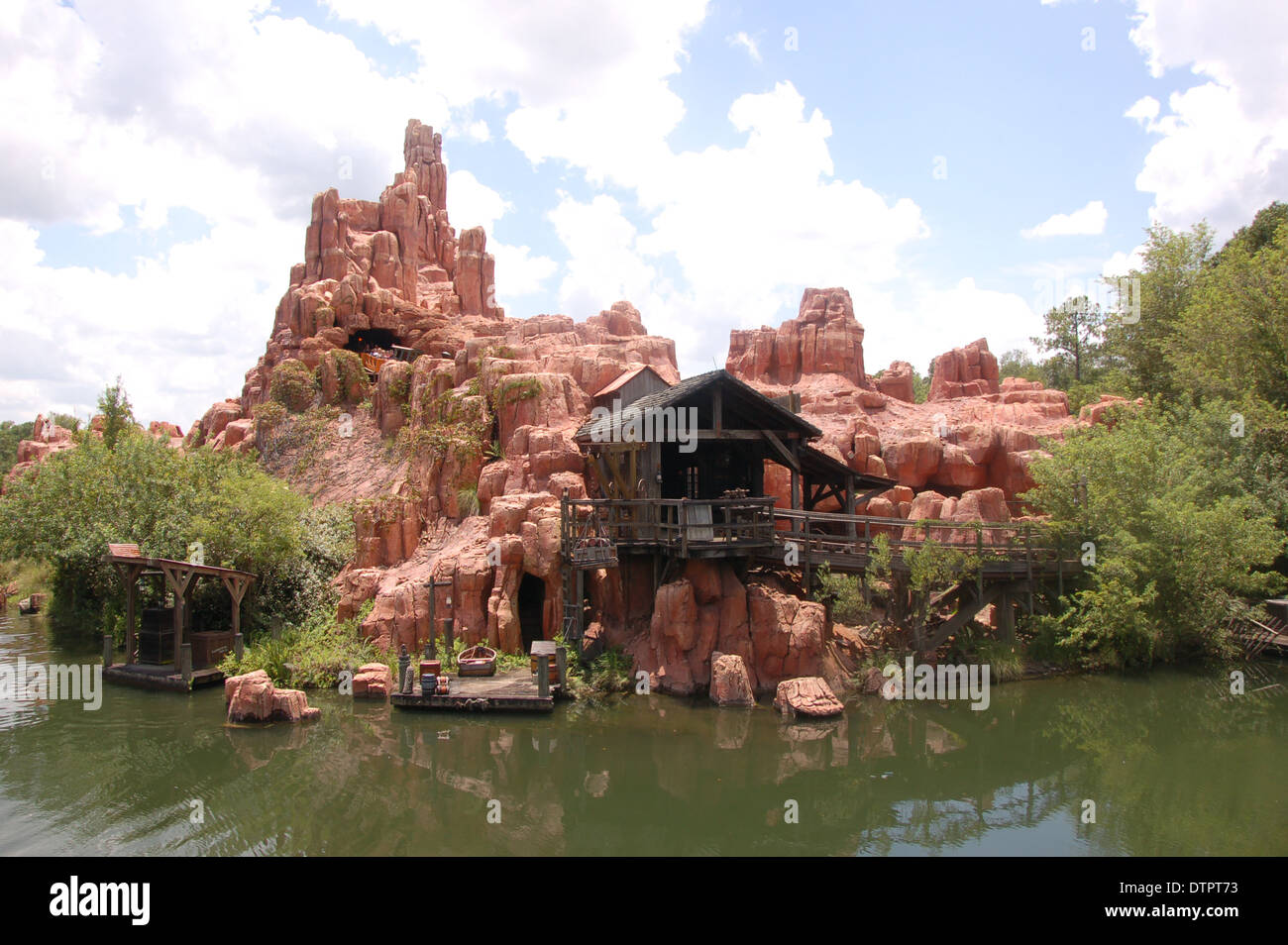 A view of the Splash Mountain ride at Walt Disney's Magic Kingdom ...