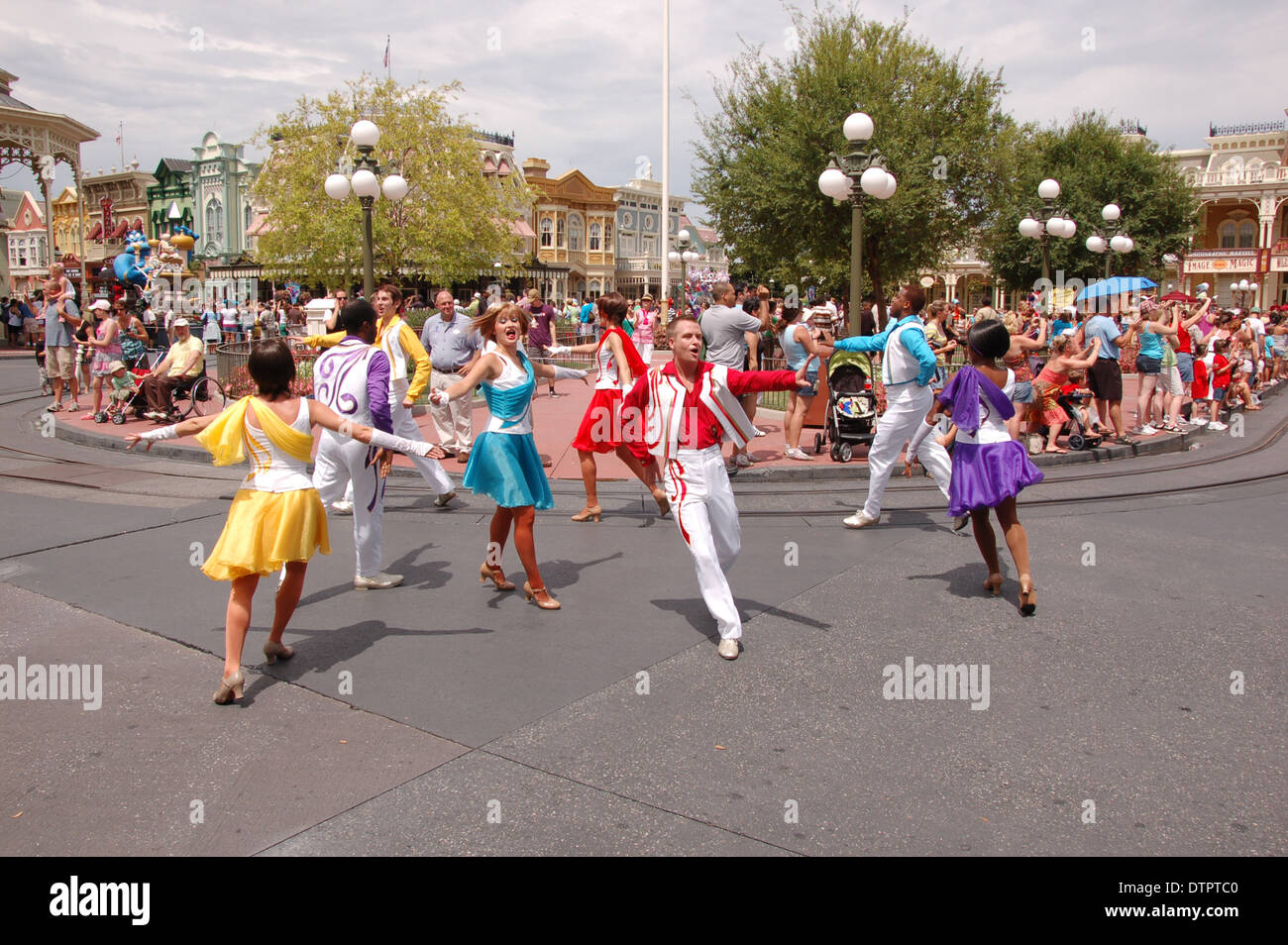 Orlando magic dancers hi-res stock photography and images - Alamy