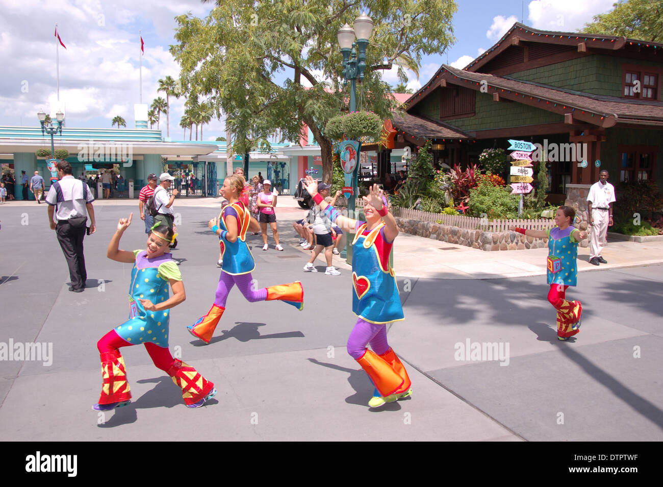 Dancers parading on the streets of Walt Disney's Hollywood Studios ...
