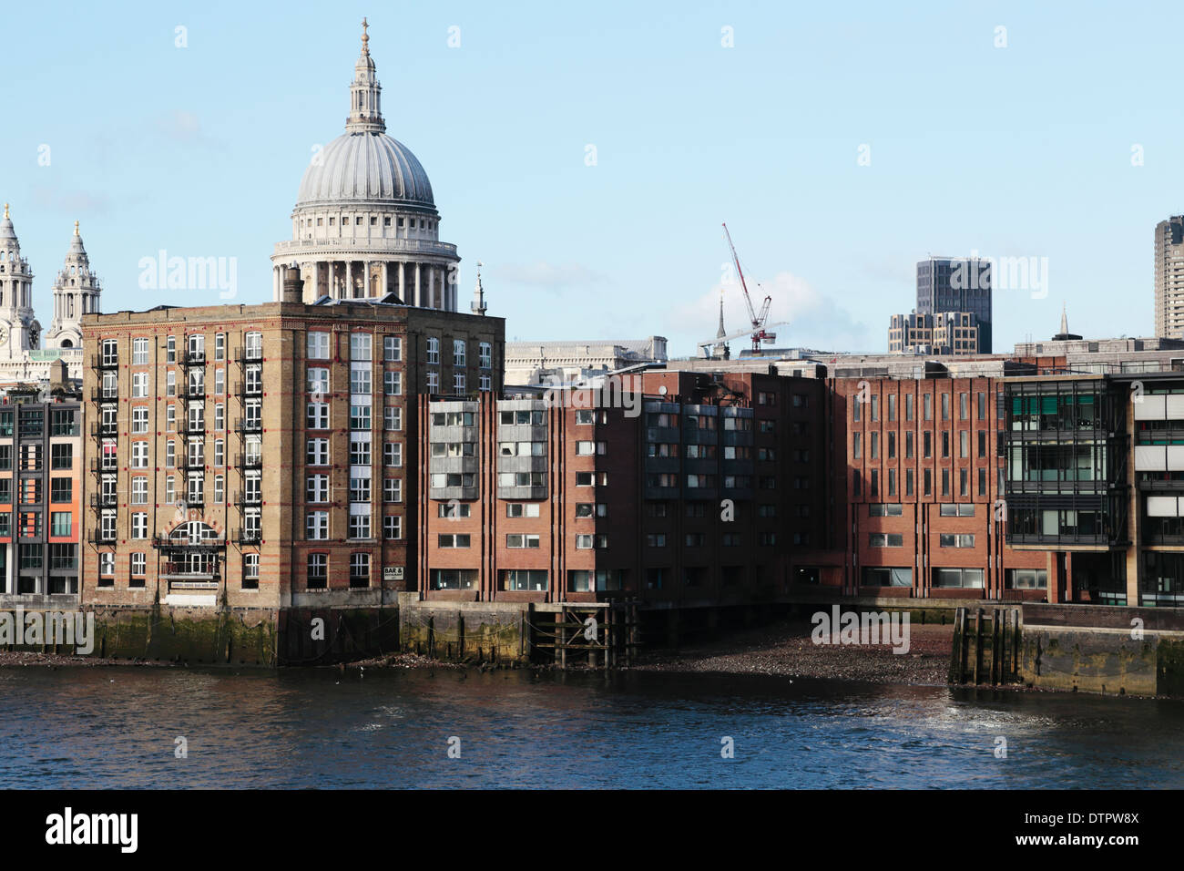 Queenhithe hi-res stock photography and images - Alamy