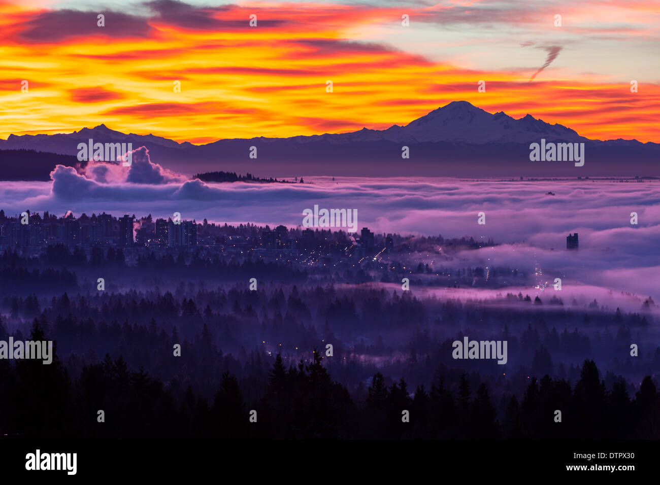 View of mount baker from canada hi-res stock photography and images - Alamy