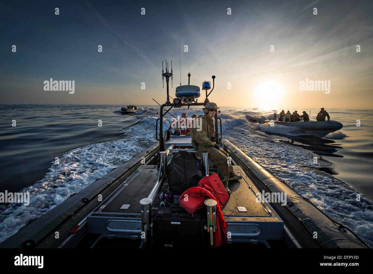 Navy sailors from training hi-res stock photography and images - Alamy