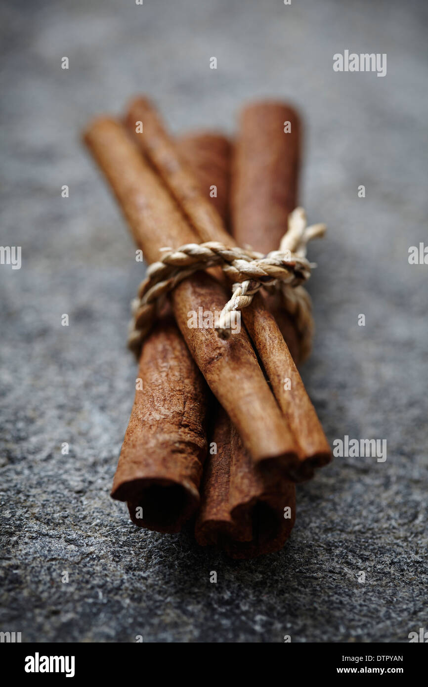 Cinnamon sticks hi-res stock photography and images - Alamy
