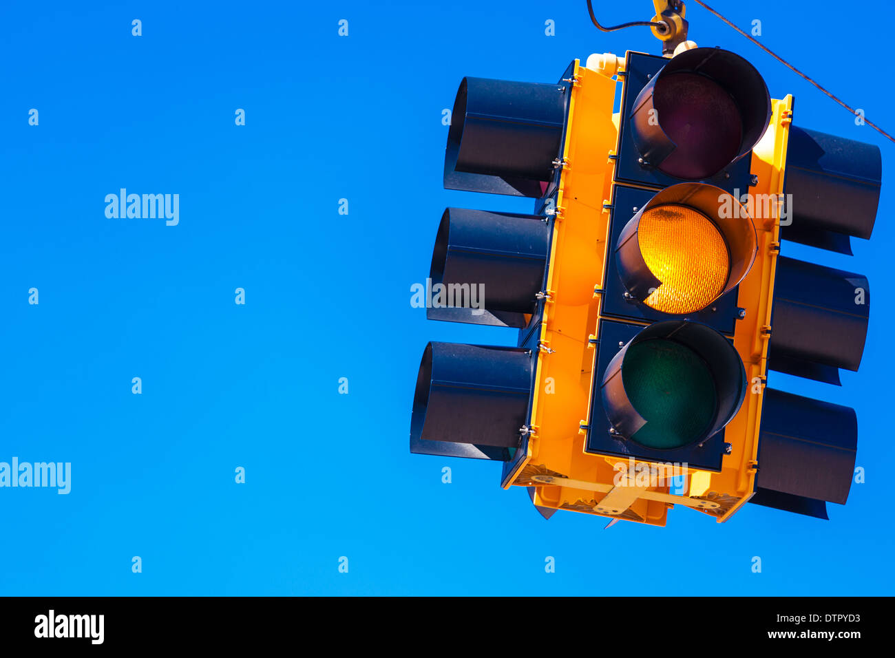 Yellow signal hi-res stock photography and images - Alamy