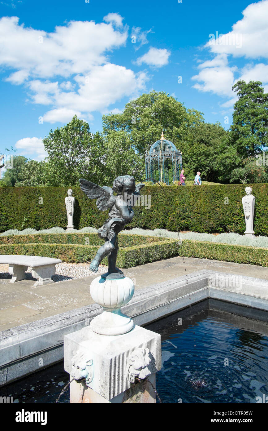 The Queen's Garden at Kew Palace, Royal Botanic Gardens, Kew, England ...