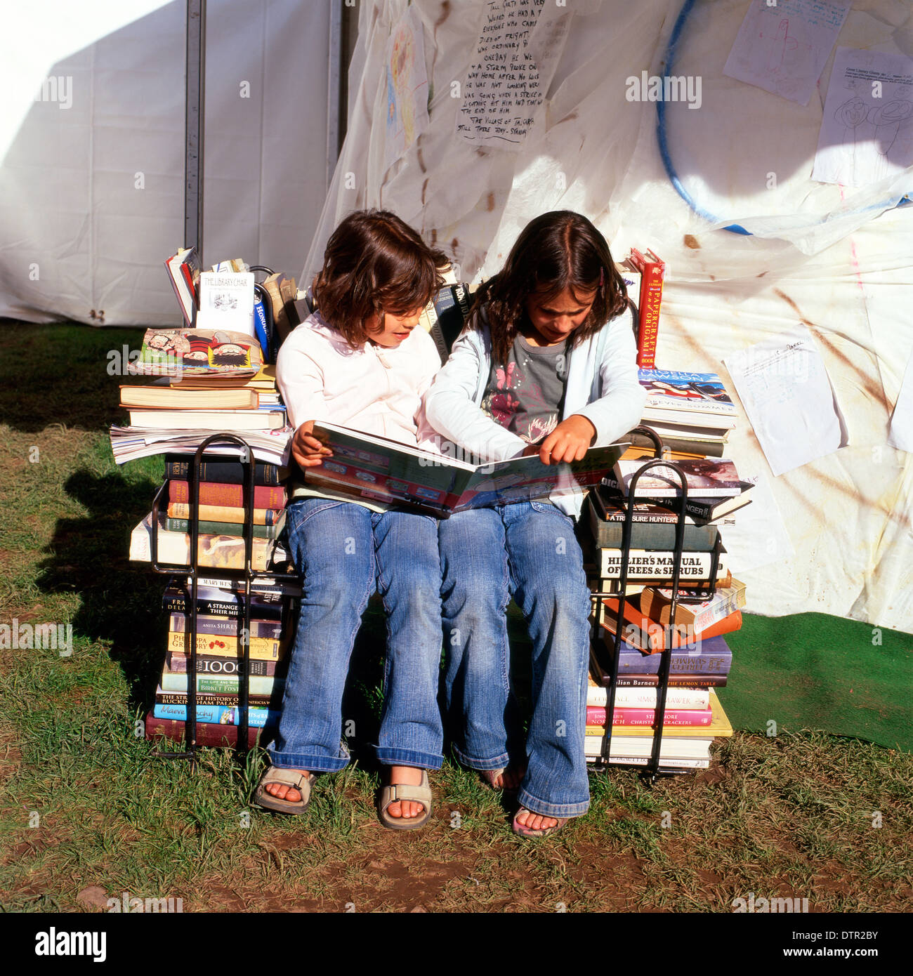 Two girls reading a Lauren Child Charlie and Lola book Sizzles together ...