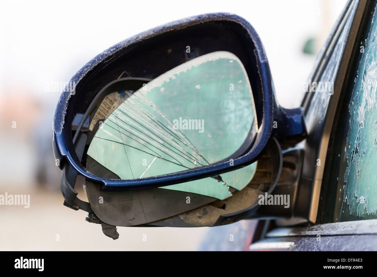 Car broken mirror hi-res stock photography and images - Alamy