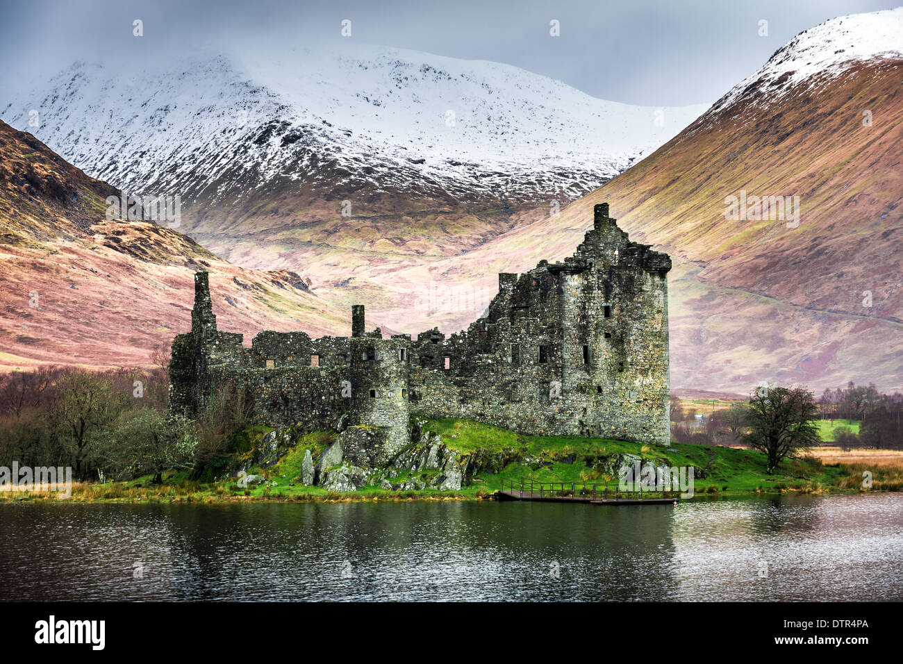 Kilchurn castle hi-res stock photography and images - Alamy