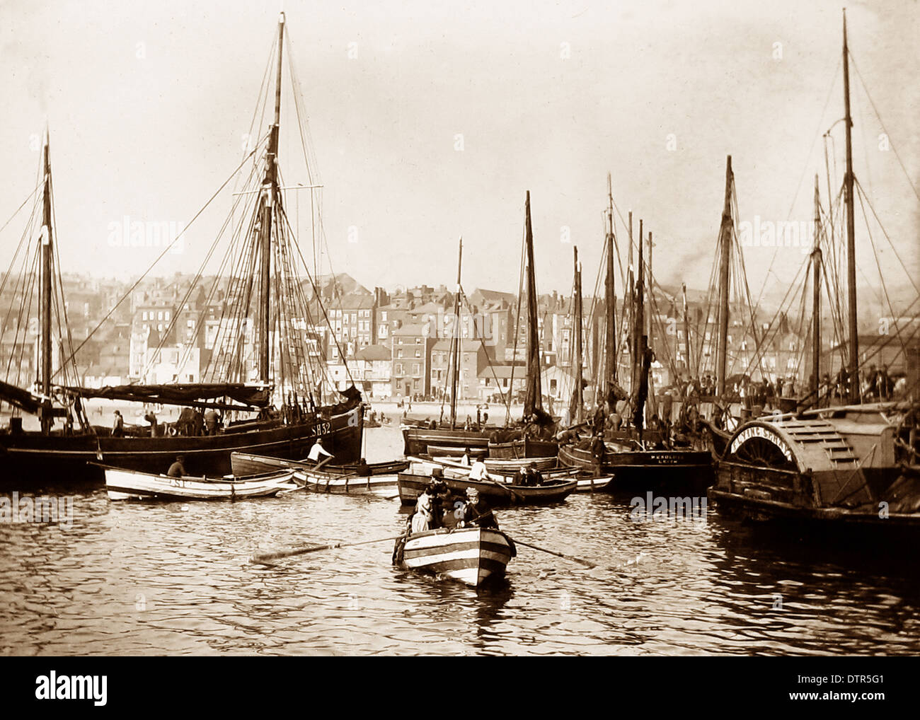 Fisherman victorian period hi-res stock photography and images - Alamy