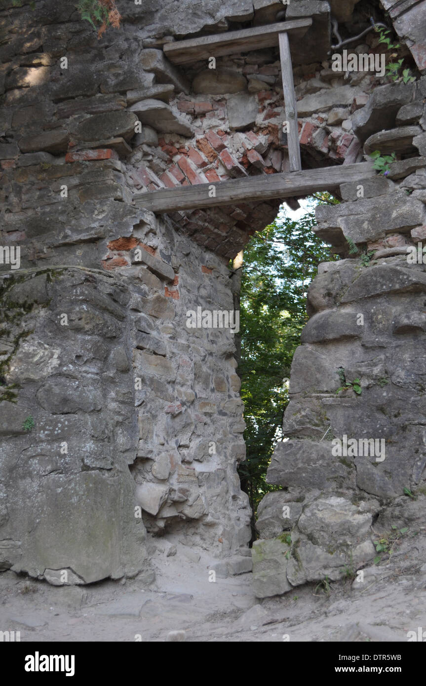 Stone city gate hi-res stock photography and images - Alamy