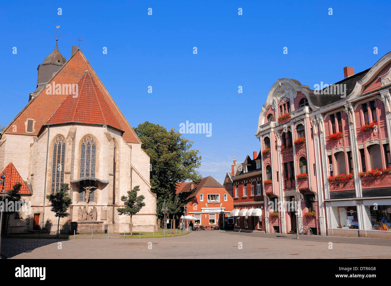 Kirche st bartholomaeus und haus hi-res stock photography and images ...