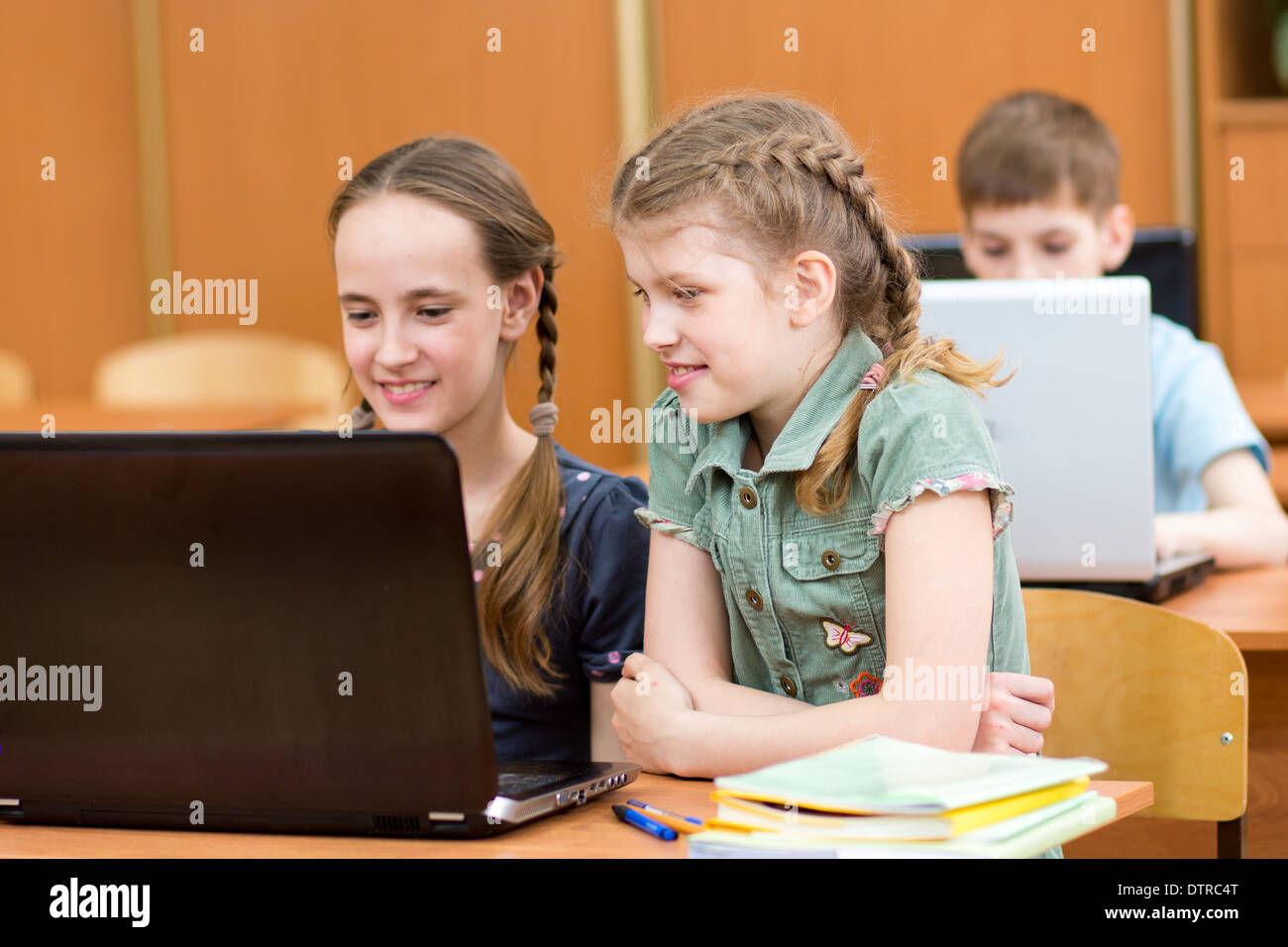 Computer lesson hi-res stock photography and images - Alamy