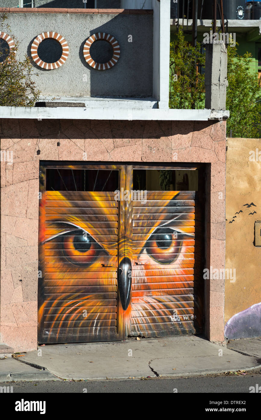 Owl graffiti hi-res stock photography and images - Alamy