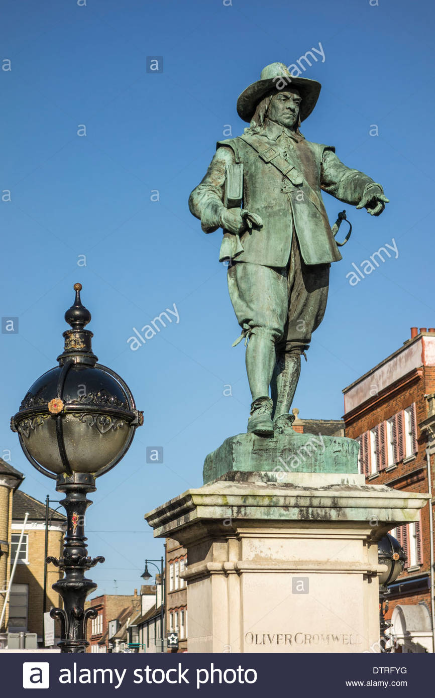 Cromwell Statue High Resolution Stock Photography and Images - Alamy