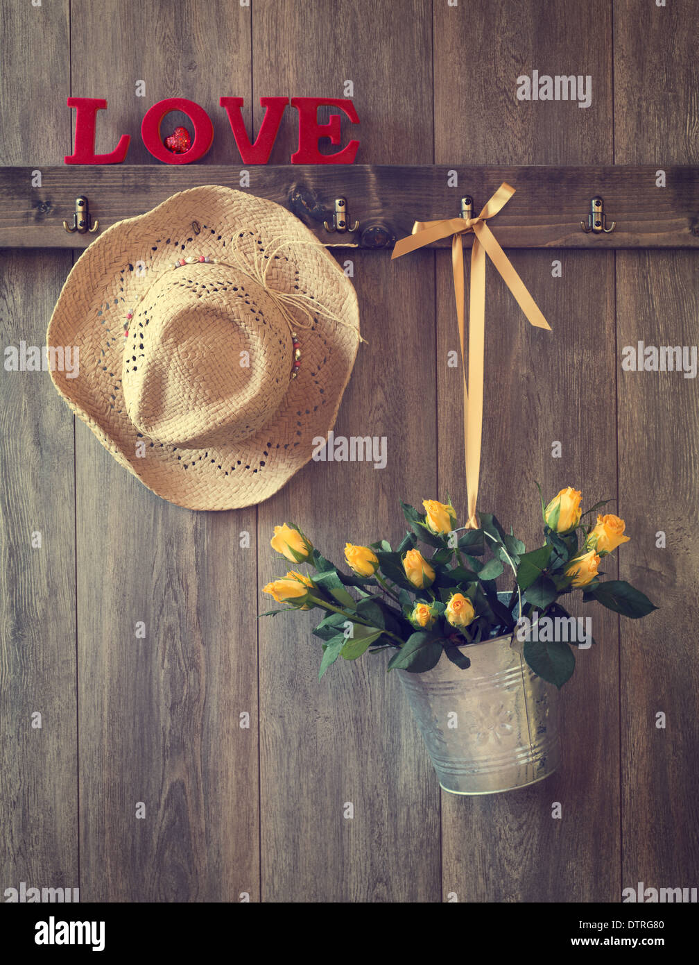 Straw letters hi-res stock photography and images - Alamy