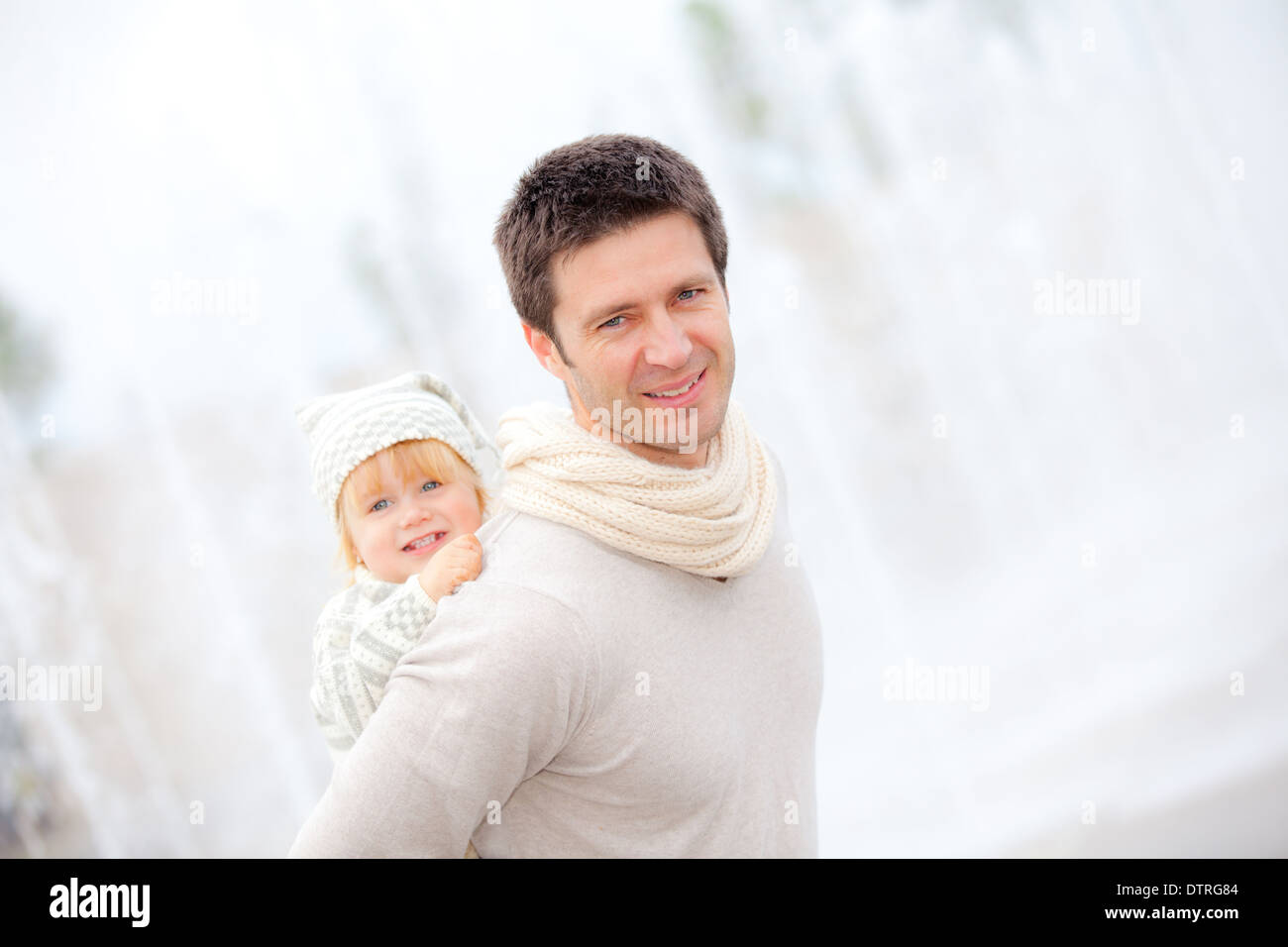 father and child piggyback, happy smiling family Stock Photo - Alamy