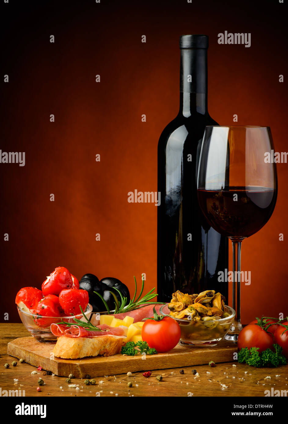 Tapas wine plate hi-res stock photography and images - Alamy