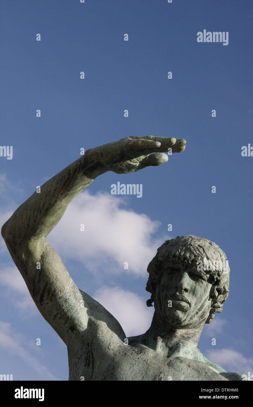 Sculptor staty hi-res stock photography and images - Alamy