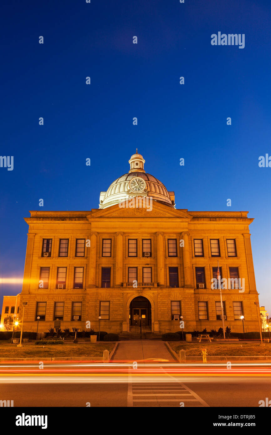 Lincoln county courthouse hi-res stock photography and images - Alamy