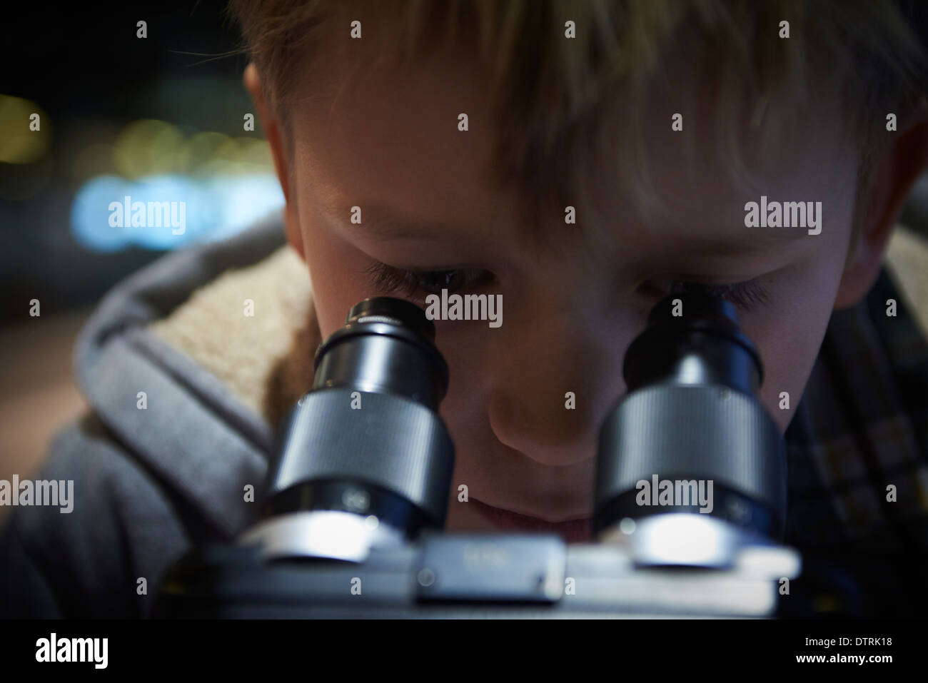 Pupil microscope hi-res stock photography and images - Alamy