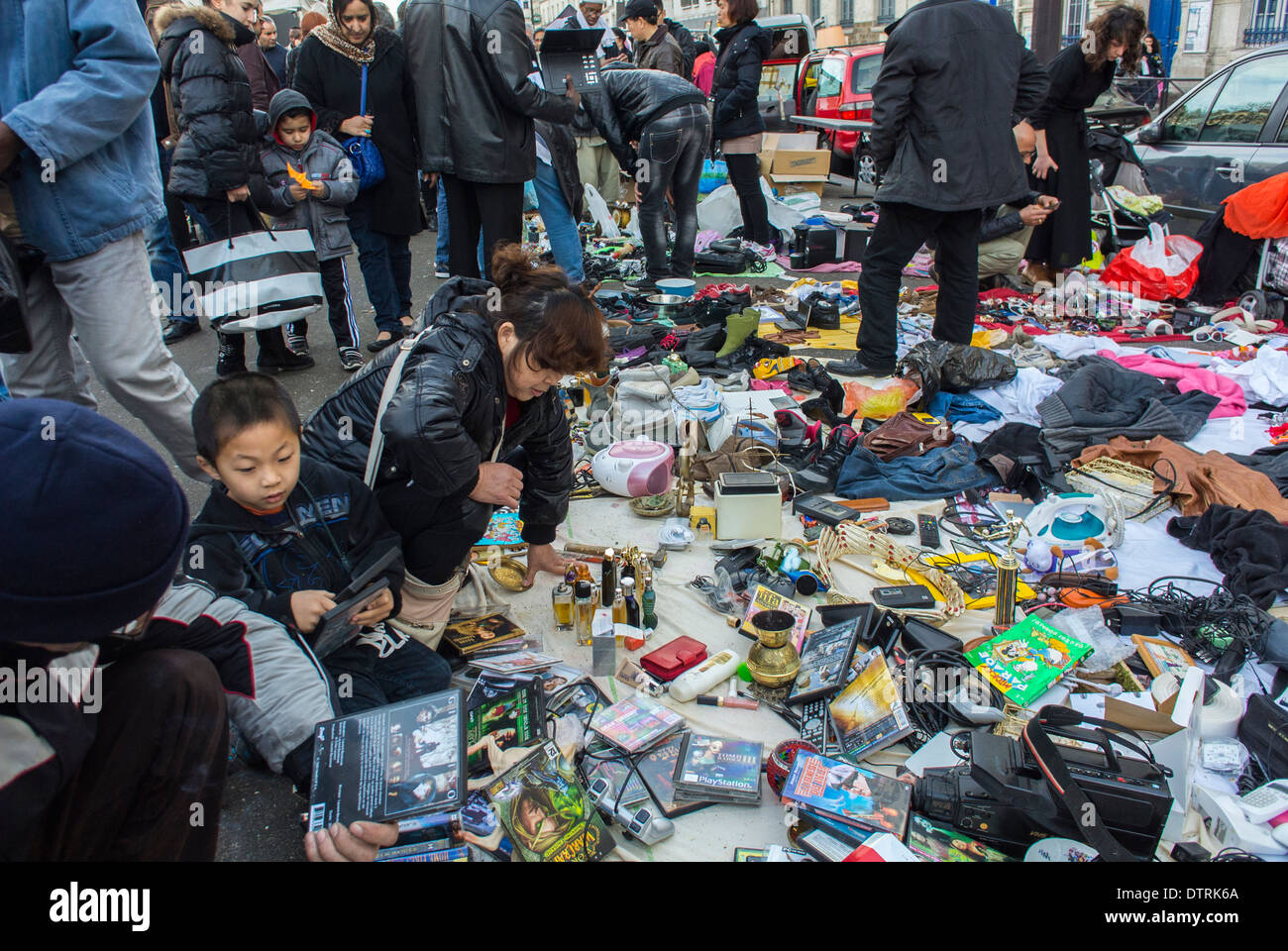 Paris immigrants hi-res stock photography and images - Alamy