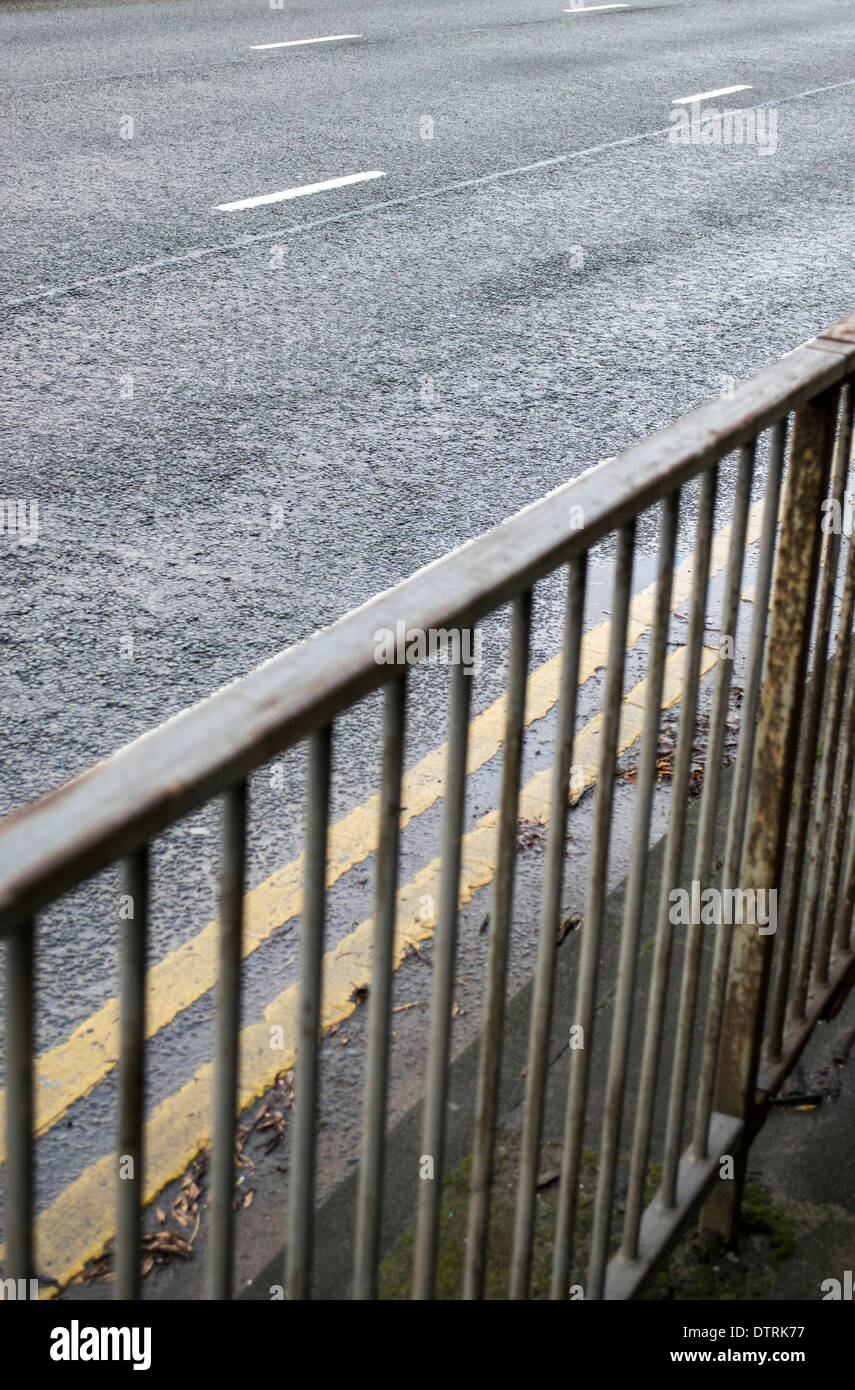 Metal safety railings hi-res stock photography and images - Alamy