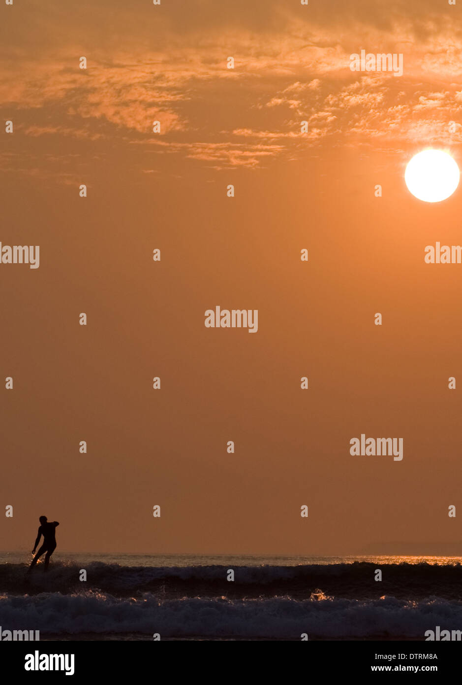 Silhouette surfer hi-res stock photography and images - Alamy