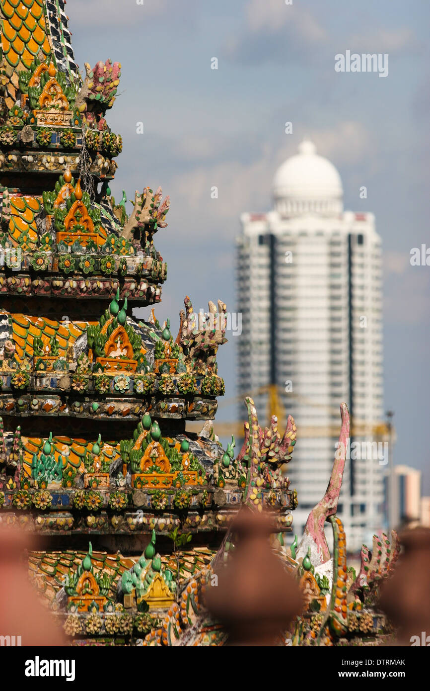 Modern temple hi-res stock photography and images - Alamy