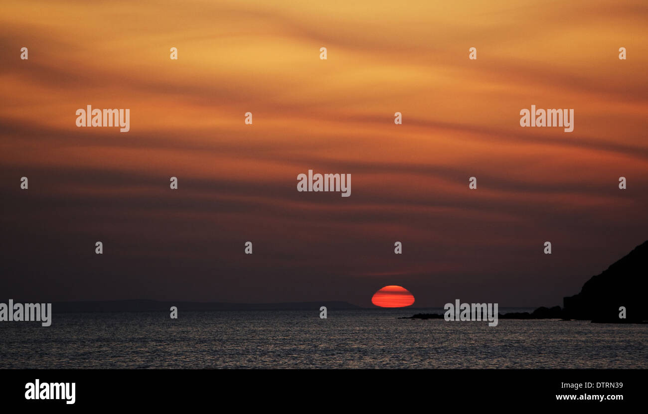 Beach Sunset In North Devon, England Stock Photo - Alamy