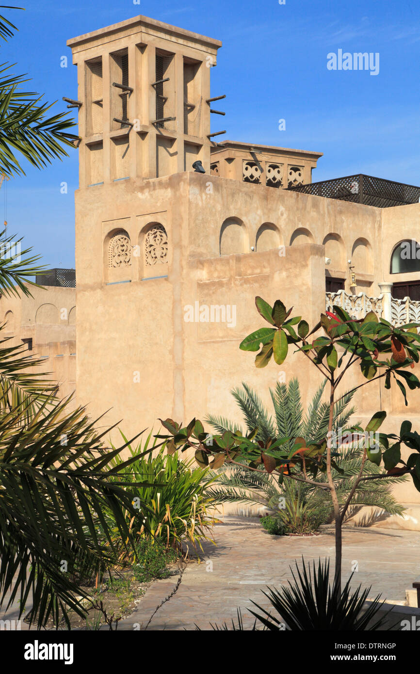 Traditional architecture dubai hi-res stock photography and images - Alamy